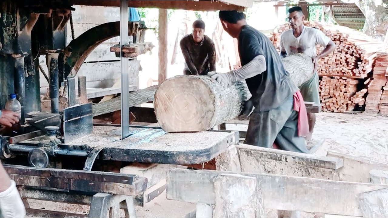 American Sawmill!! How To Mill Logs With Tension - YouTube