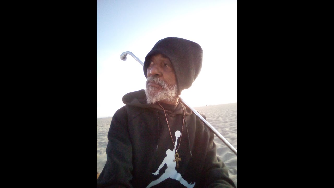 The Iron Smoking Pipe of Cannabis Kung Fu Yoga.... - YouTube