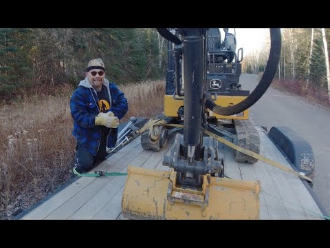 Loading the John Deere 17G on the Trailer! Try This! #17g #cay-equipment - YouTube