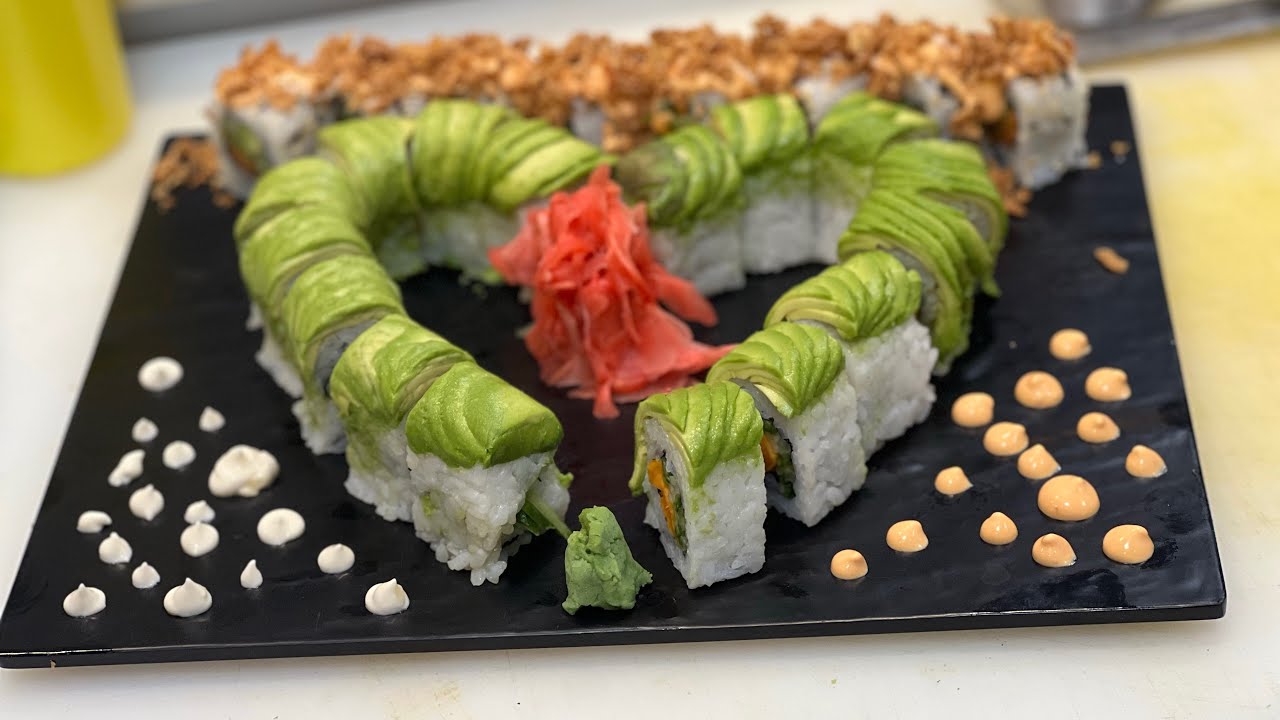 Green sushi roll - YouTube