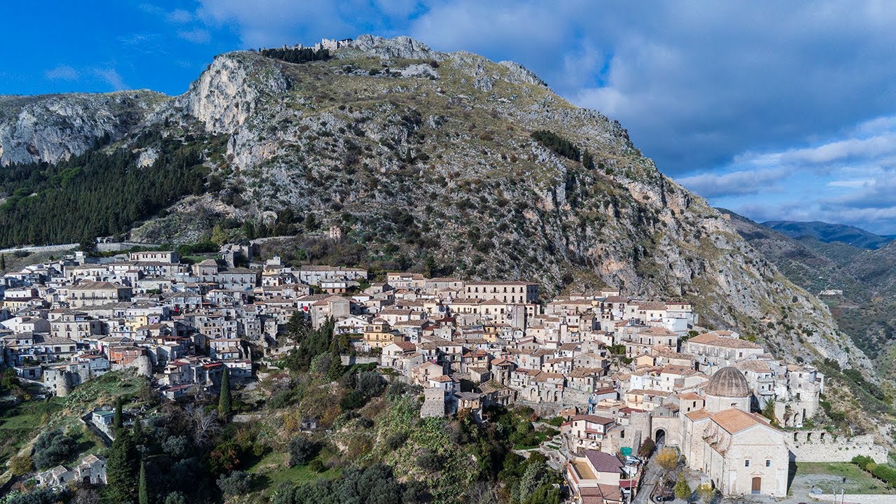 Stilo - Uno dei Borghi più belli d’Italia e abbazia di San Giovanni ...
