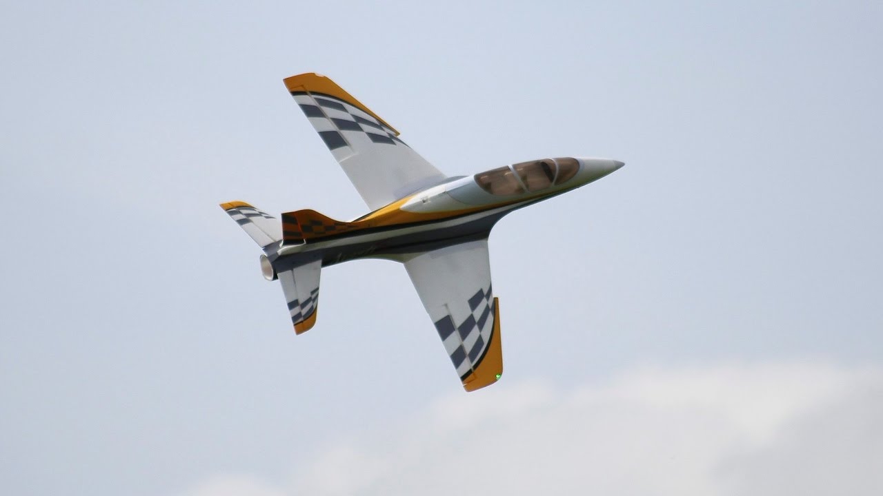 Freewing avanti 80mm Flight video - YouTube