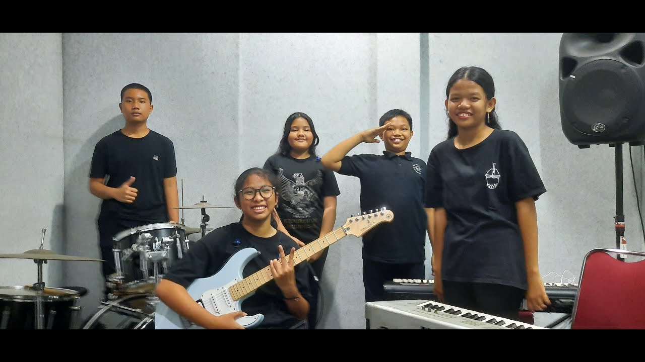 MENGEJAR MATAHARI - Ari Lasso (Cover By. HINENI Band) - YouTube