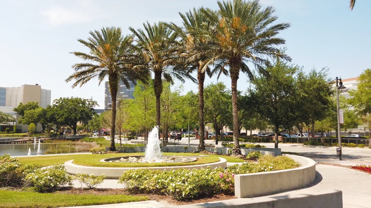 Orlando Florida Walk: SoDo Shopping Mall to Dr. Phillips Center · S ...