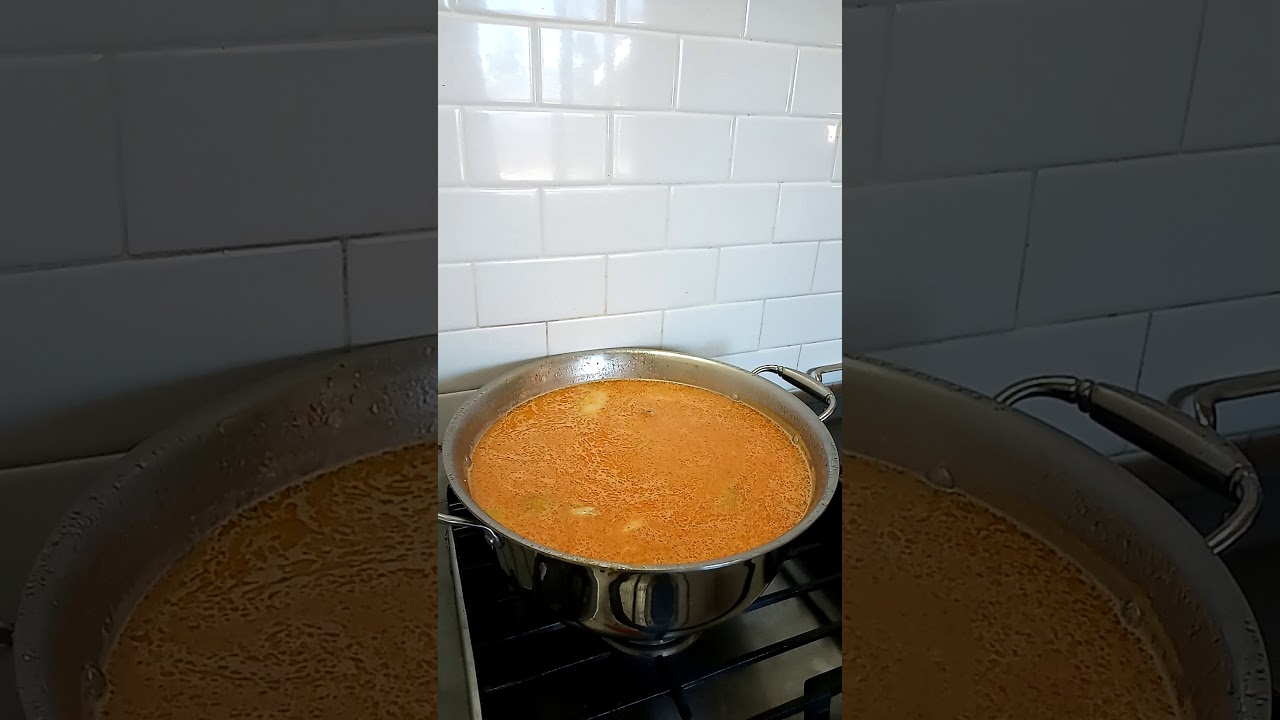 Caldo de pollo con arroz y Chipilin - YouTube