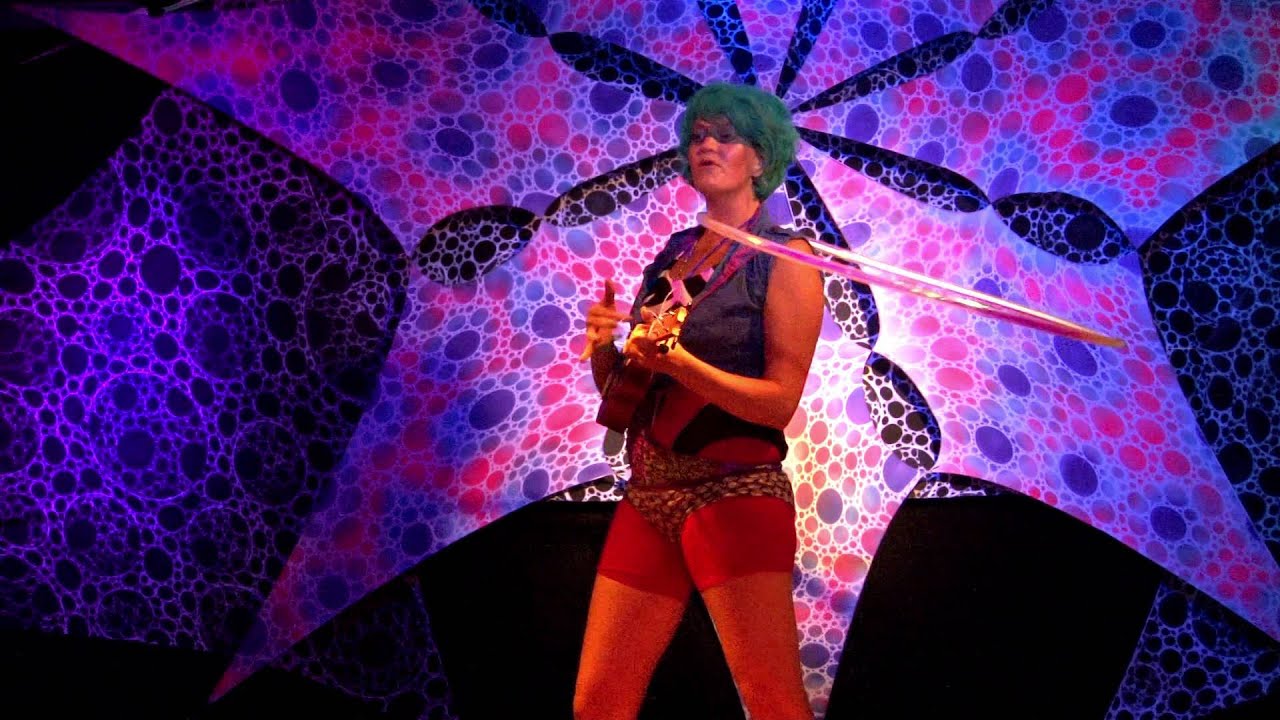 Emma - German Hoop Convention 2014 - YouTube