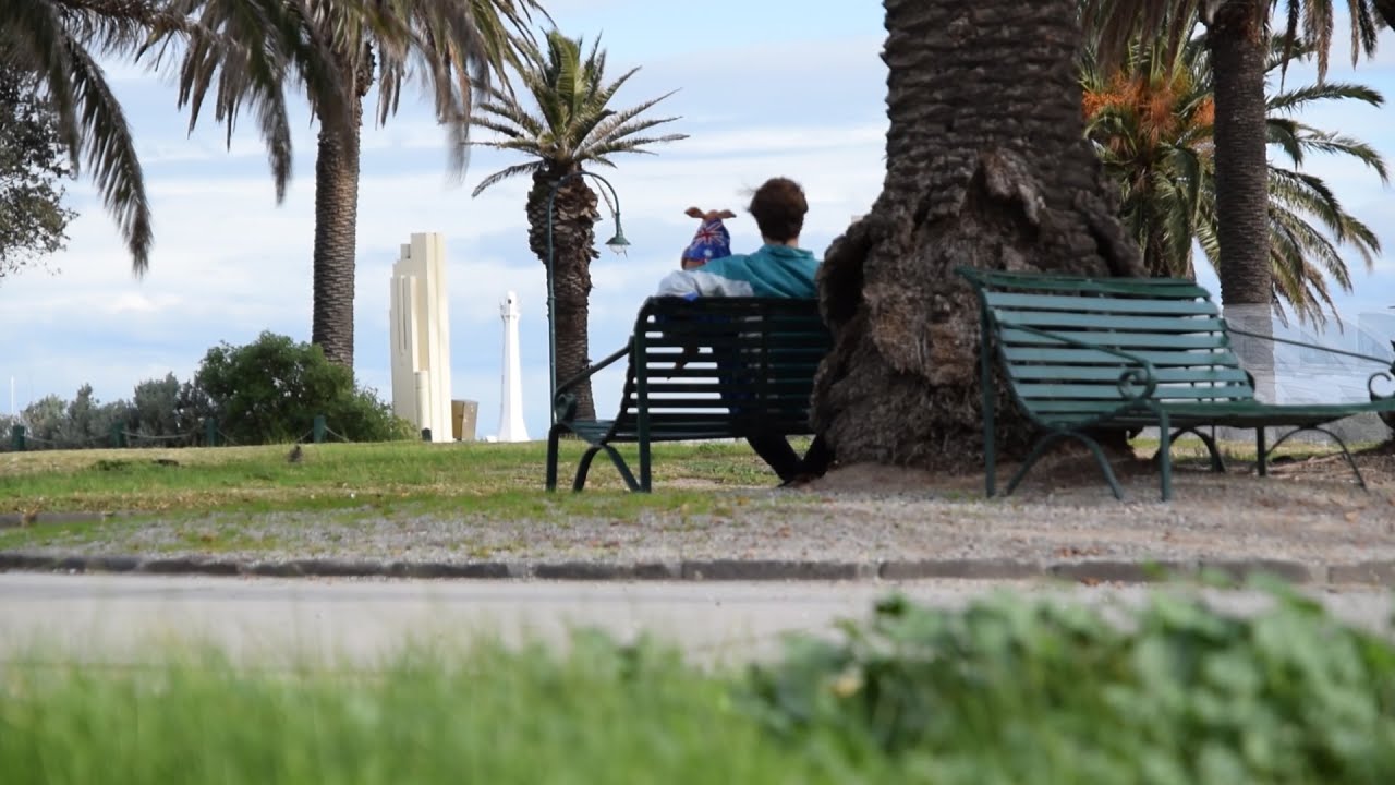 Love Story: Bee Dot Ledge & Ken Garoo - YouTube