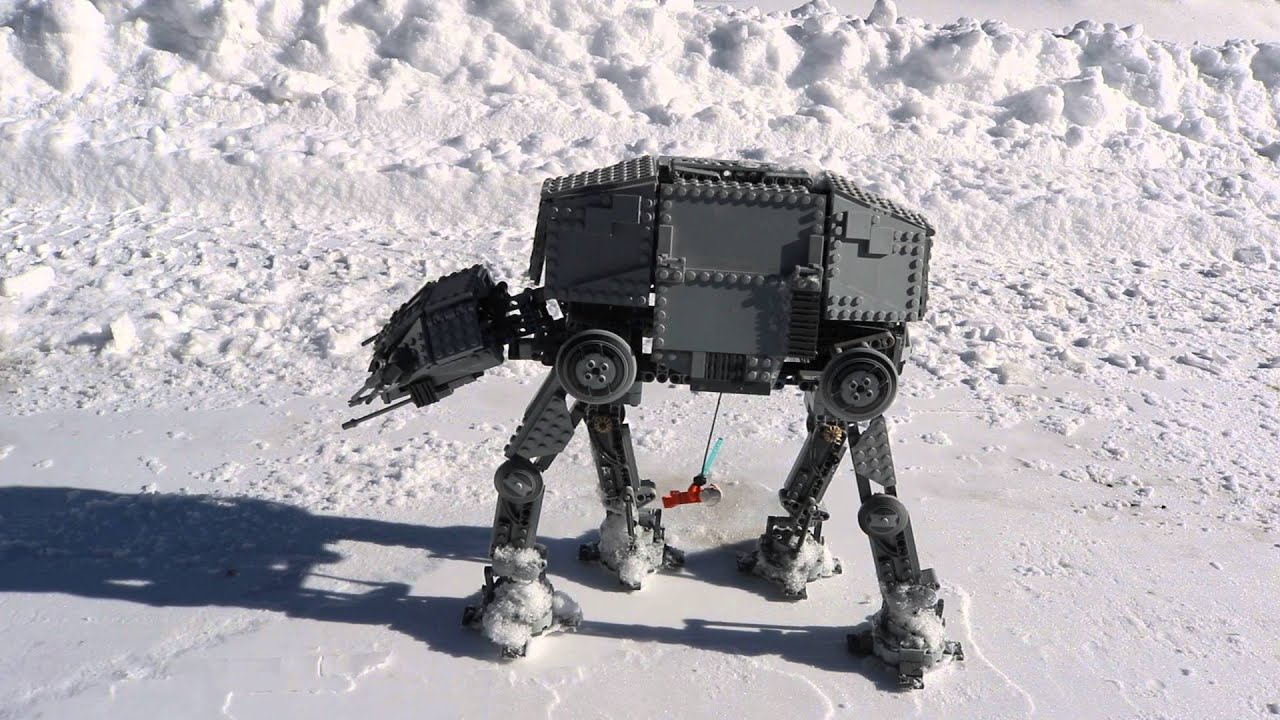 LEGO 10178 Motorized AT AT Walking in the snow - YouTube