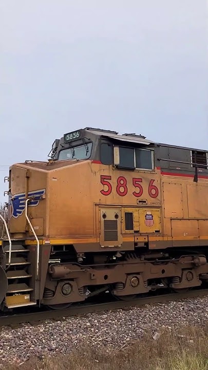 UP# 8896, UP# 6524, UP# 8738 & UP# 5856 West And Slow On The UPRR Chicago West Line #uprr # ...