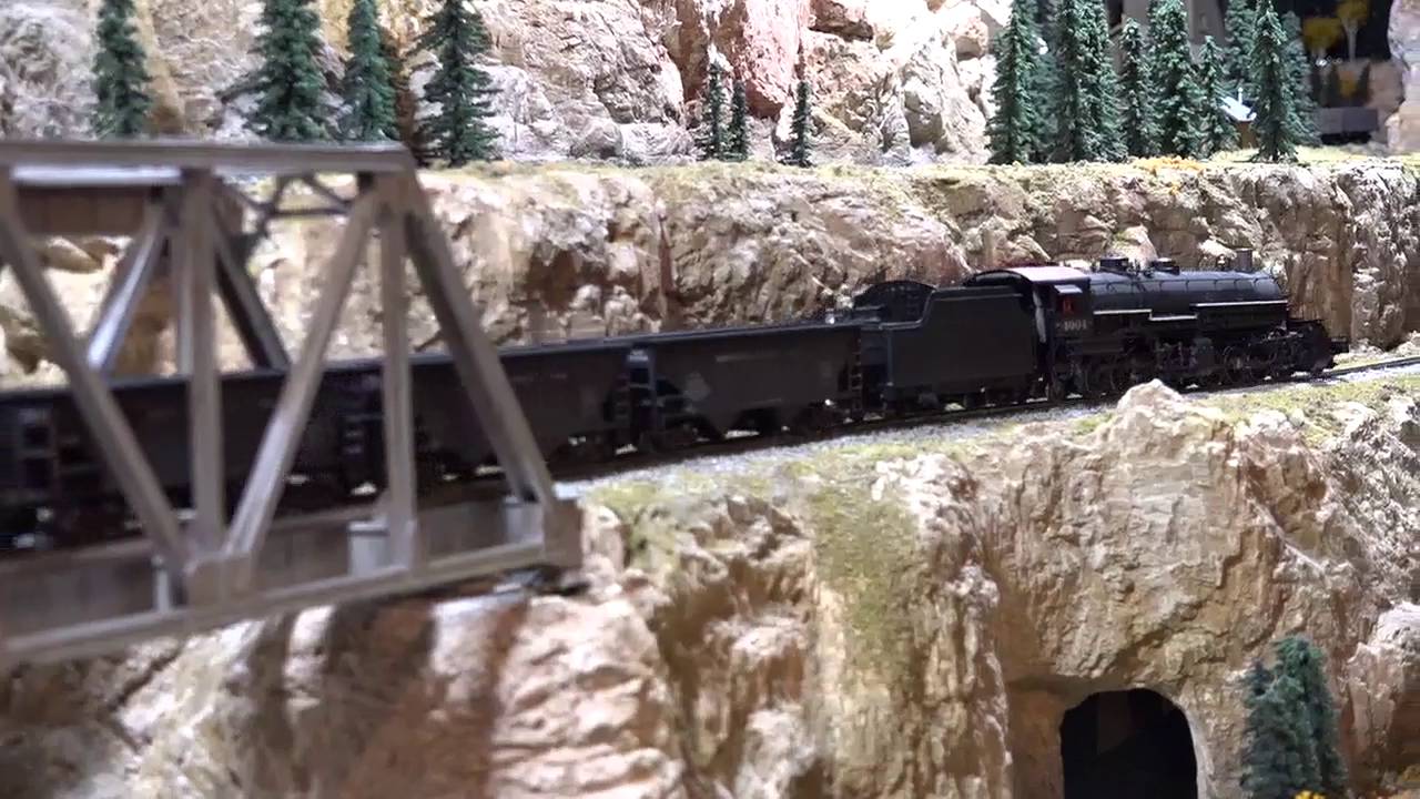 Northern Pacific Z2 Headed South At The Bridge - YouTube