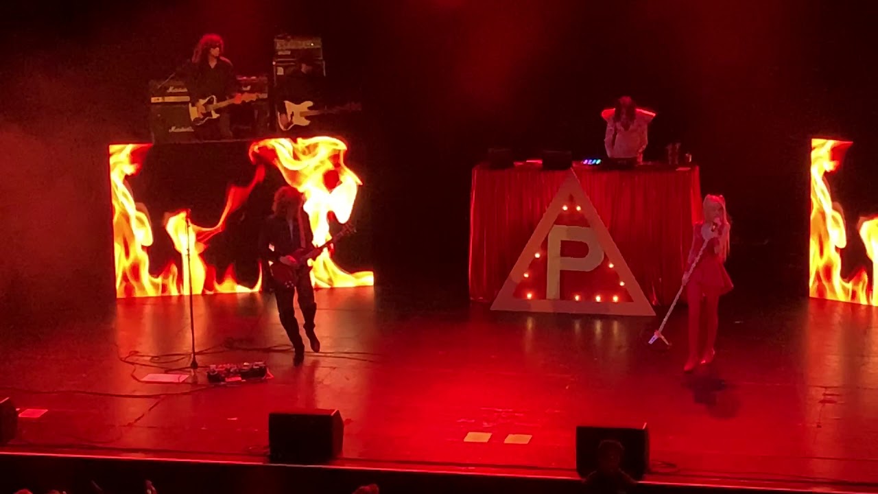 Poppy Concert with LIVE Band, "Am I a girl?" - YouTube