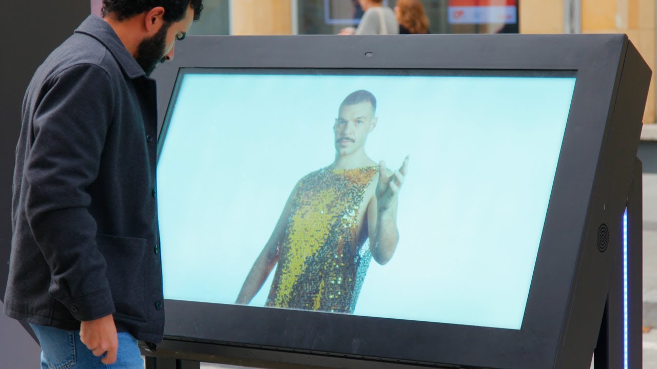 Screen takeover (Audience Version) by PASHIAS - YouTube