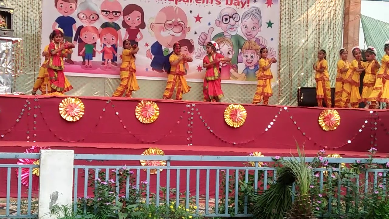 Marathi mata song dance performance - YouTube