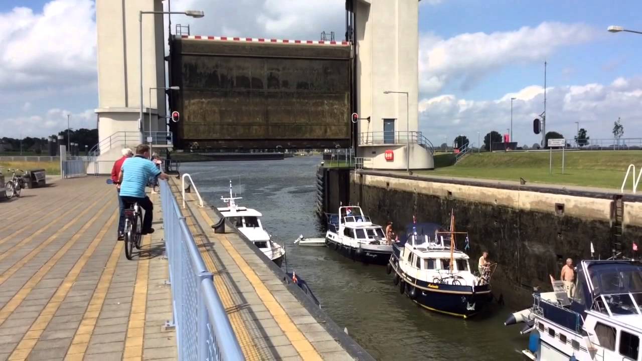 Sluis bij lith - YouTube
