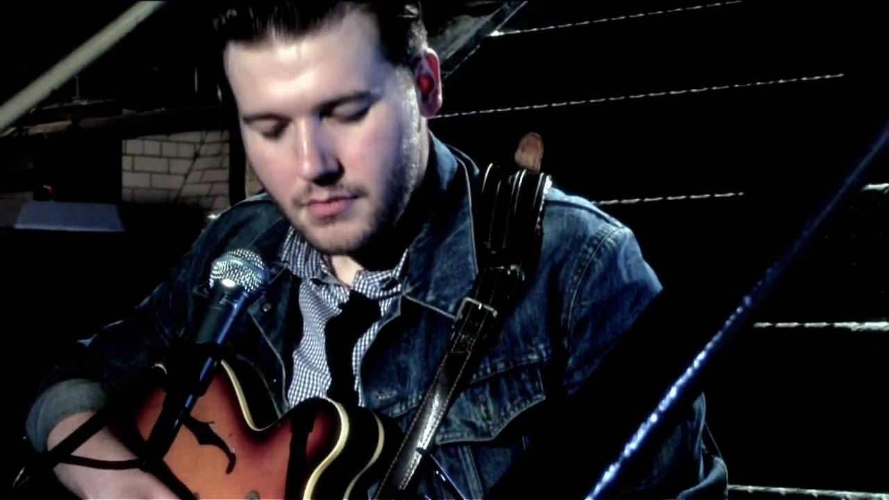 Liam Frost - Skylark Avenue (Live) - YouTube