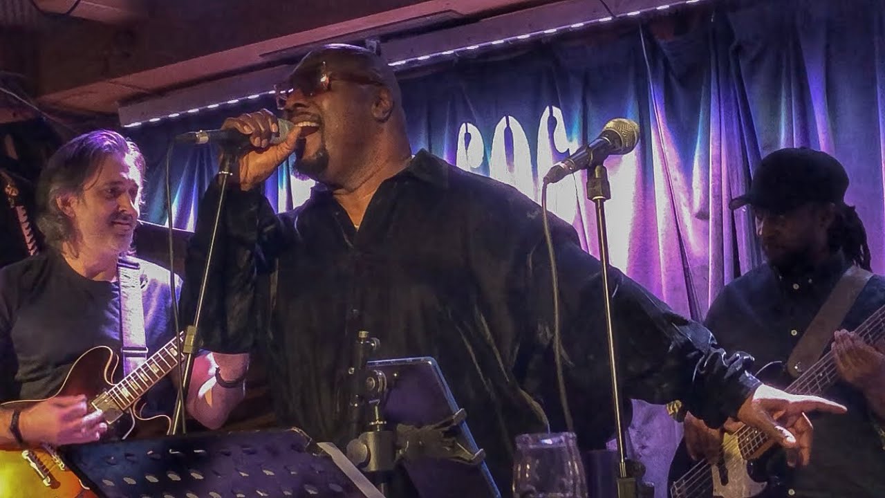 Chris Ballin at the 606 Club - Beautiful - YouTube