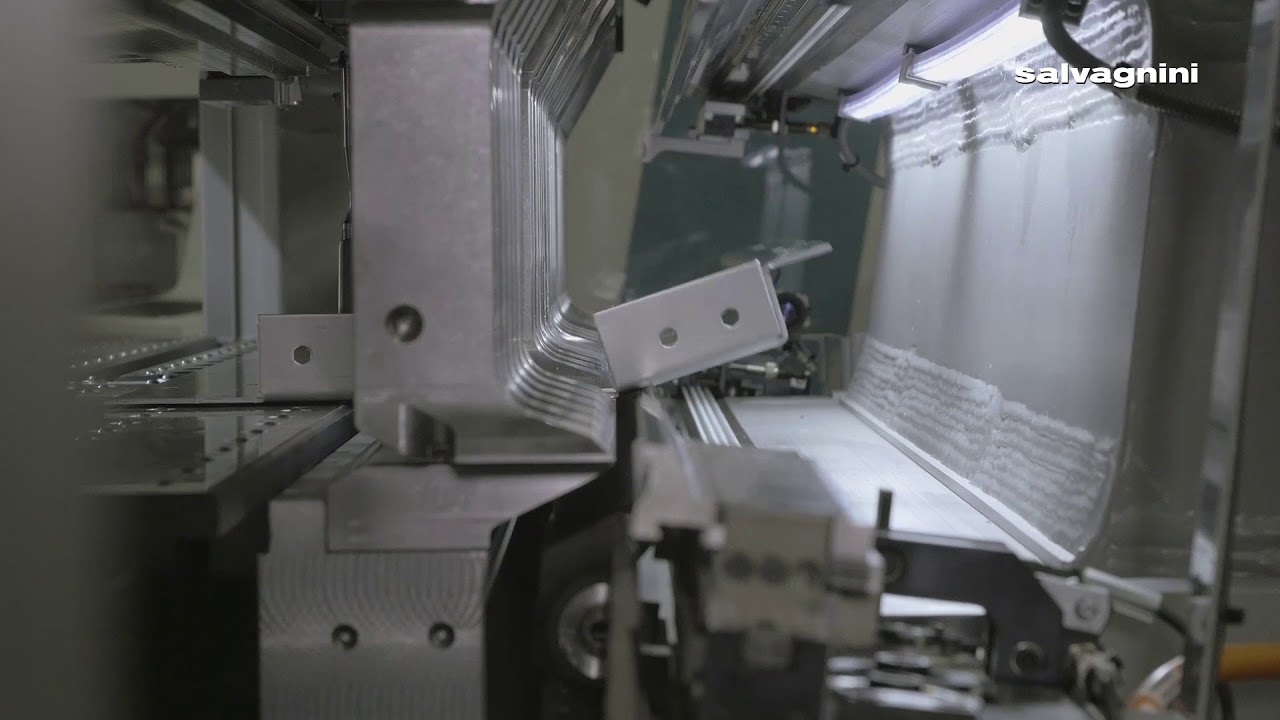 Salvagnini panel bending: P2 bends a side panel - YouTube