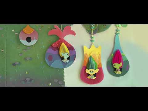 Trolls:Poppy Scrap book story starting scene