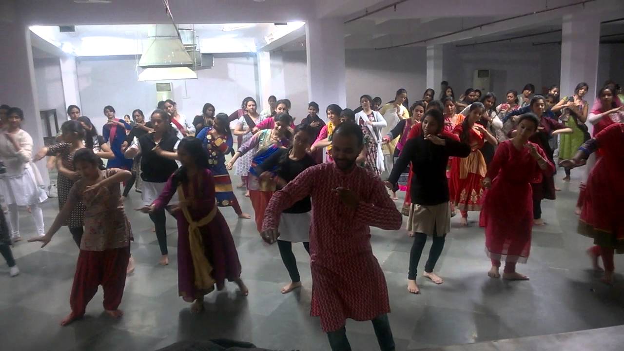 WCF KATHAK PRACTICE AT TEMPLE ON KNOWLEDGE - YouTube