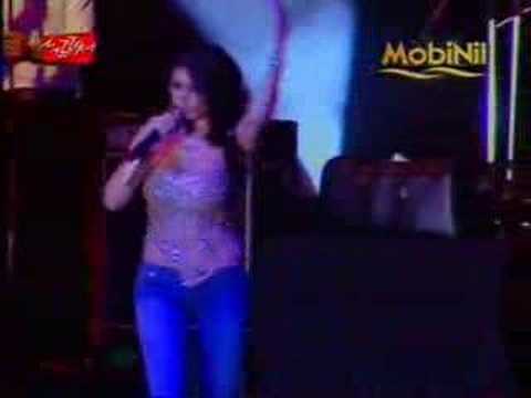 Haifa Wehbe can sing!!!