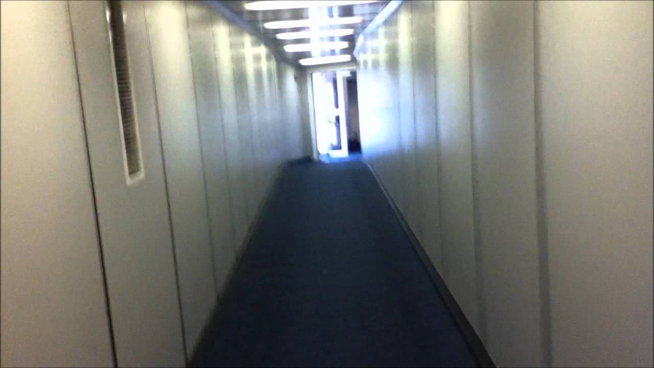 Deplaning American Airlines Flight #1380 Gate D21 Dallas Fort Worth ...