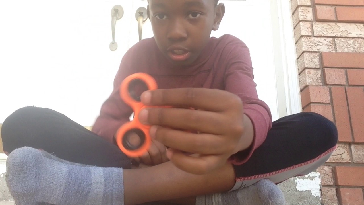 Weird fidget spinner - YouTube
