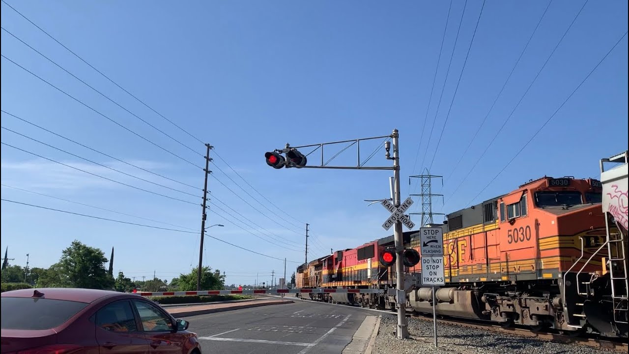 UP 2722 Grain Train w/ KCS SD70MACe And BNSF North - Power Inn Rd. Railroad Crossing, Sacramento ...