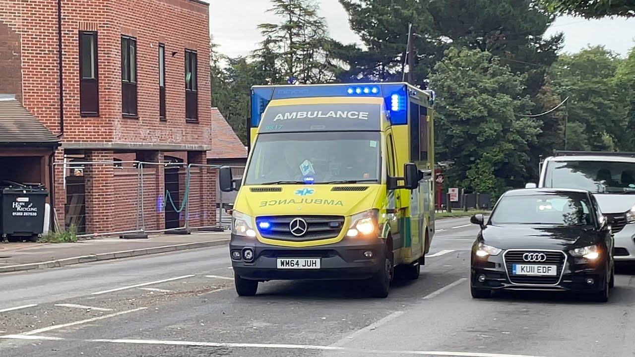 **BULLHORN** D&WFRS Fire Officer & SWAST Ambulance Responding Past ...