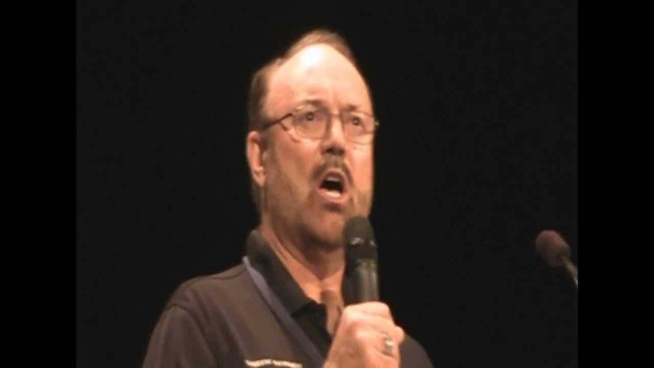 WHO Radio's Jan Mickelson Sings The National Anthem - YouTube