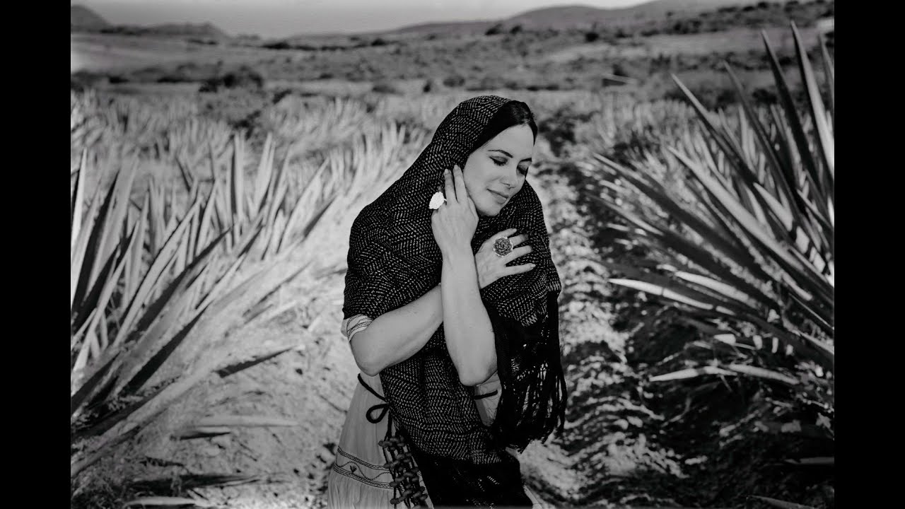 Montserrat Franco sings “Paz en el Alma” aired by @cortvoax by ...