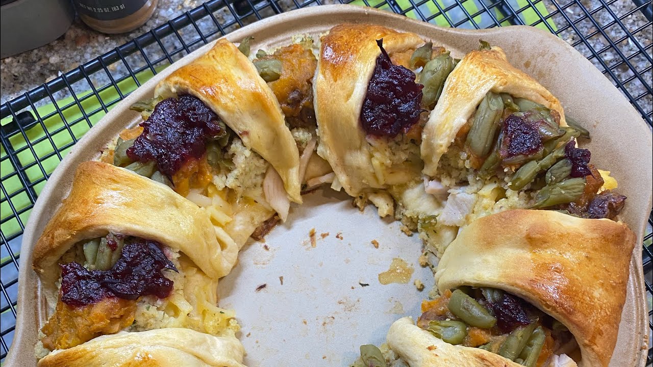 Turkey Cranberry Ring with Thanksgiving Leftovers - YouTube