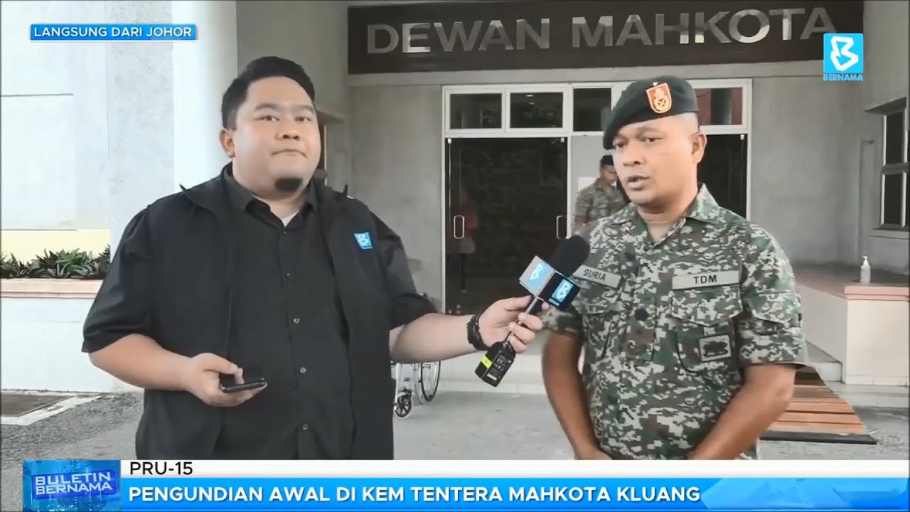 PRU-15: Pengundian awal di Kem Tentera Mahkota Kluang - YouTube