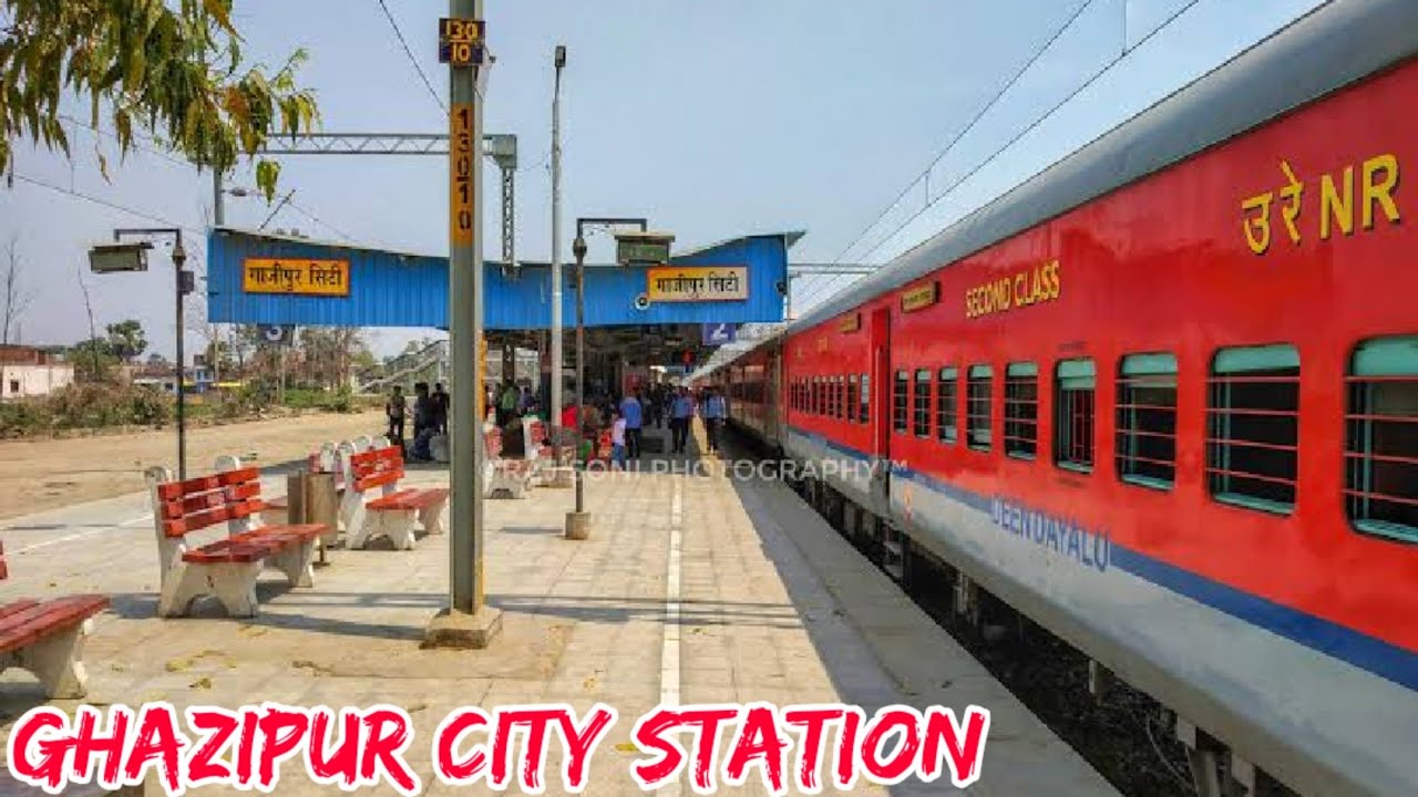 Ghazipur City Railway Station | 11061-Pawan Express Arriving Gazipur ...