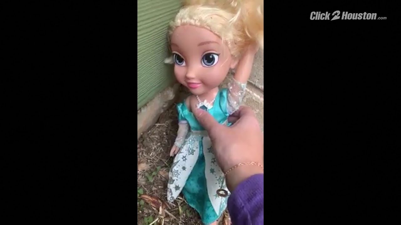 HAUNTED ELSA DOLL! - YouTube