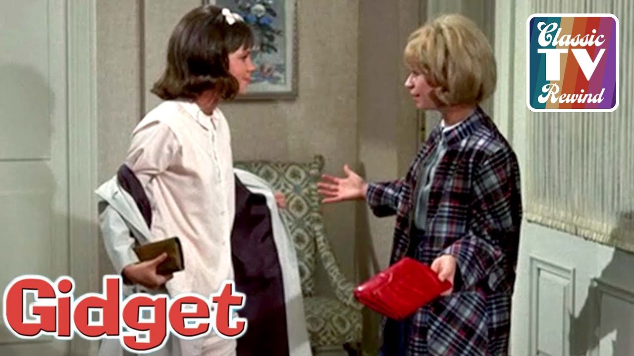 Gidget | Car Shopping In Pajamas?! | Classic TV Rewind - YouTube