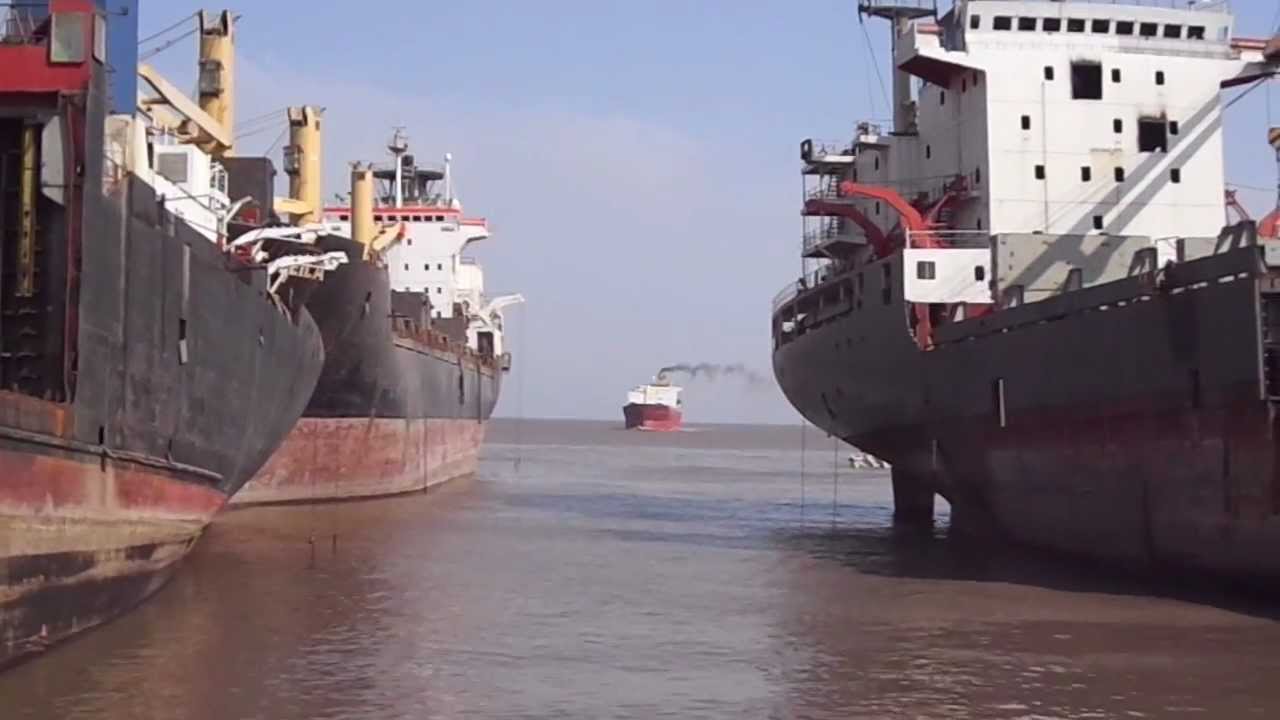 ship beaching 112 (alida gorthon) - YouTube