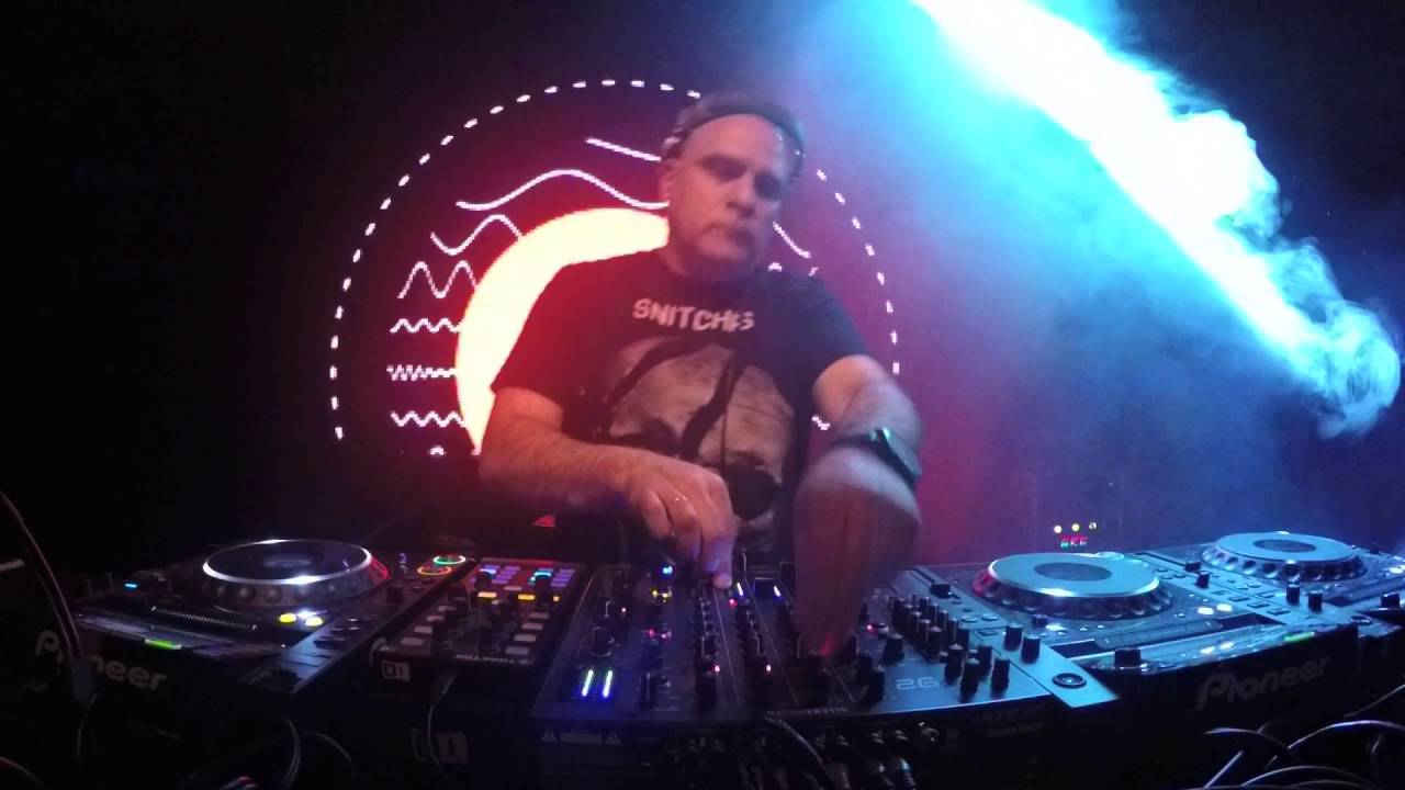 Miguel Silver @ Groove Palermo - YouTube