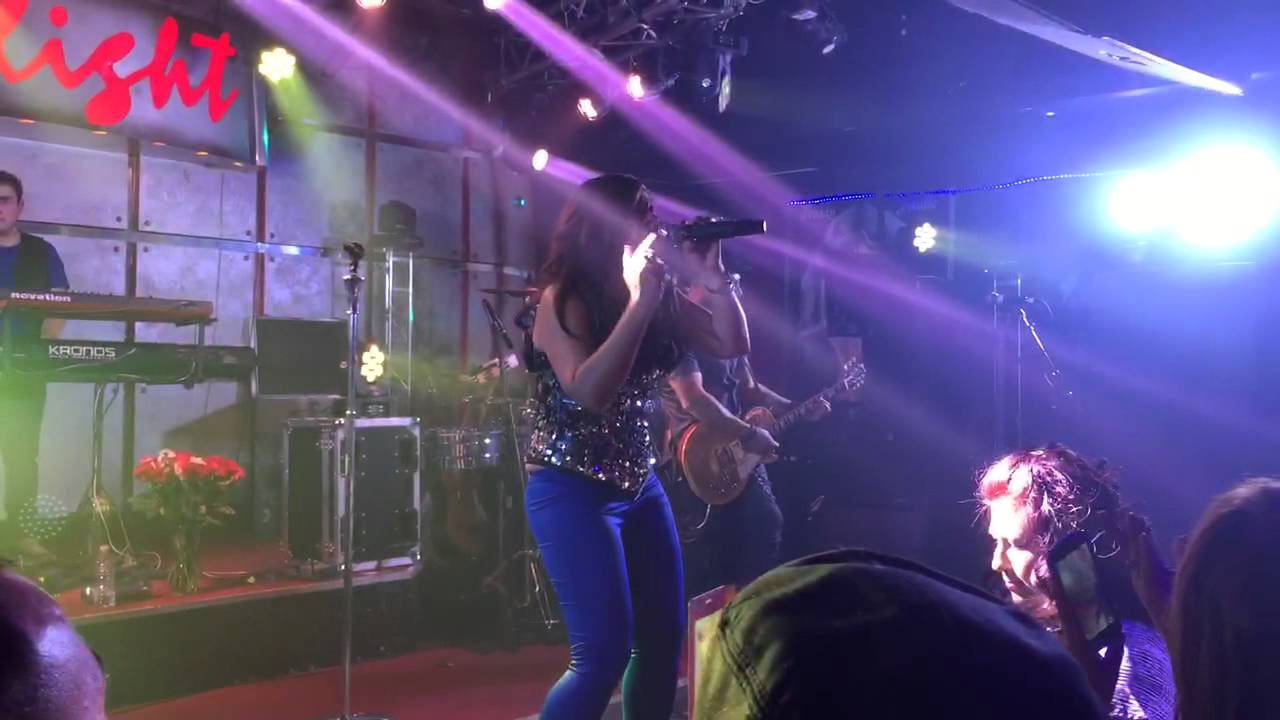 Elida Reyna y Avante - Dejame - YouTube