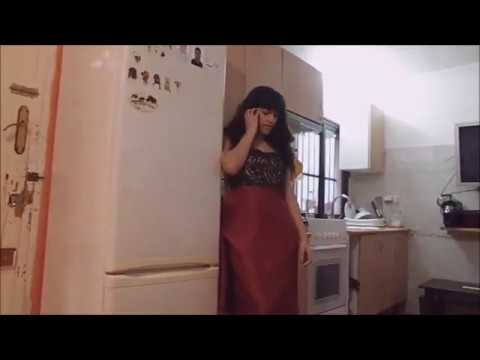 Jaqueline's dress rips off door