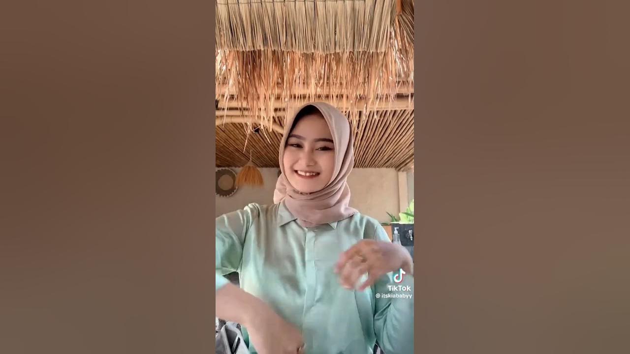 goyang tik tok hot abg cantik semok montok gunung gede hijab - YouTube