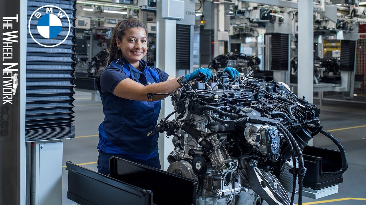 New BMW Engine Production Line in Austria - YouTube