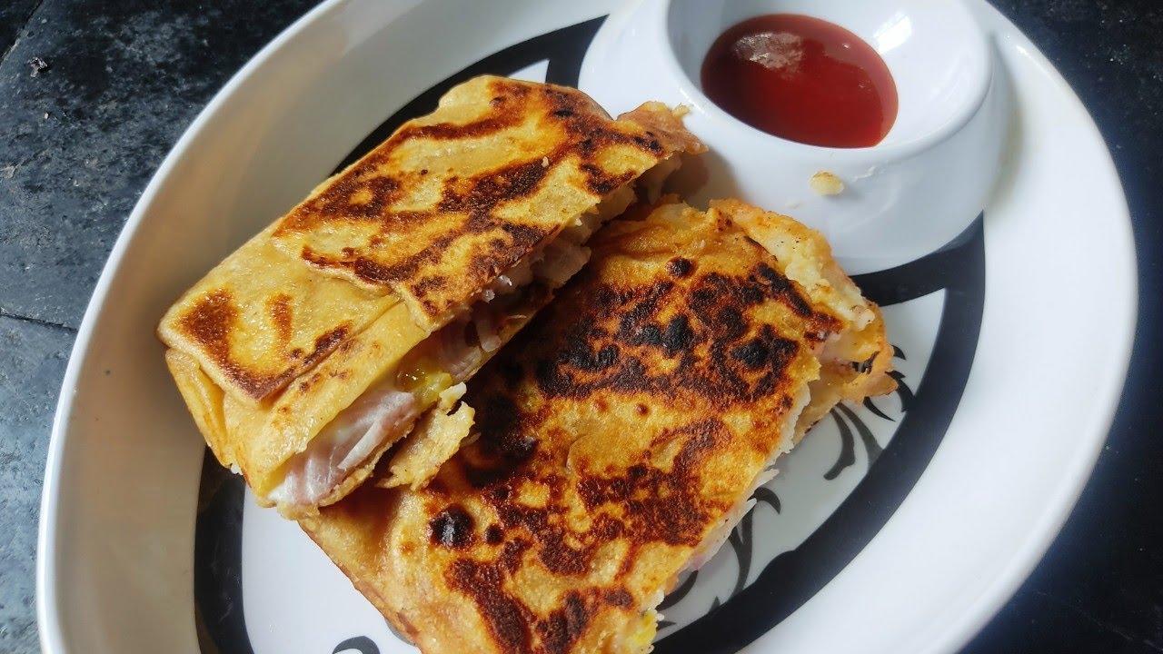 Chapati Sandwich/Healthy & Tasty Breakfast Recipe/Instant snacks - YouTube