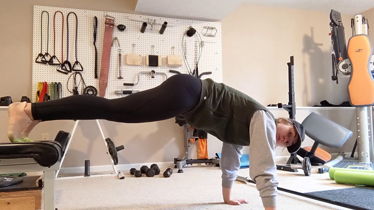 Pike hold with serratus punch - YouTube