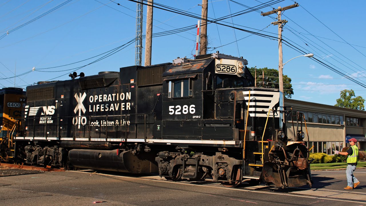 Norfolk Southern RETURNS to the Southern Secondary - YouTube
