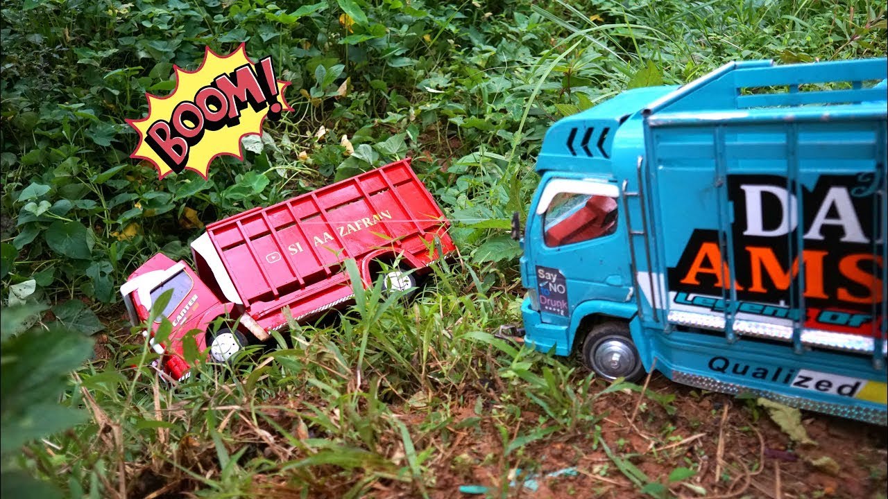 Cerita Truk Oleng Kecelakaan Masuk Jurang Akibat Kelebihan Muatan - YouTube