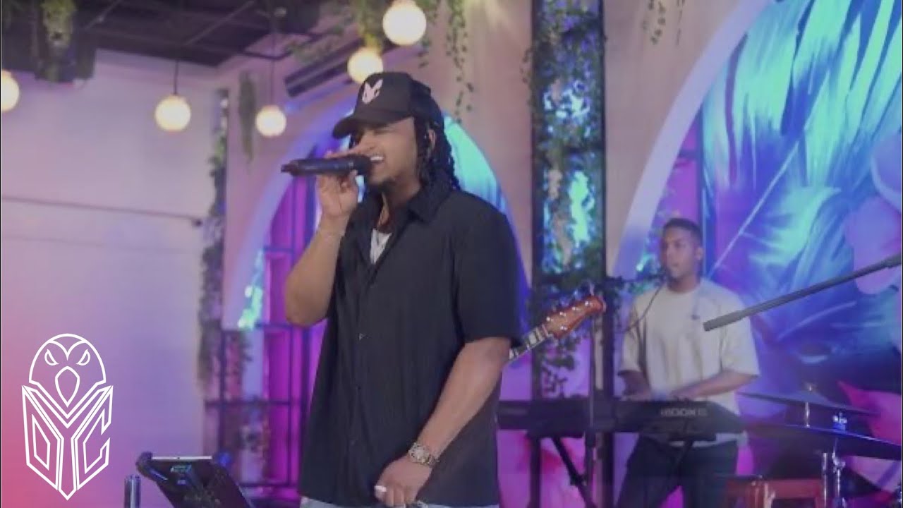 DanniYc - Bipolar (En Vivo) - YouTube