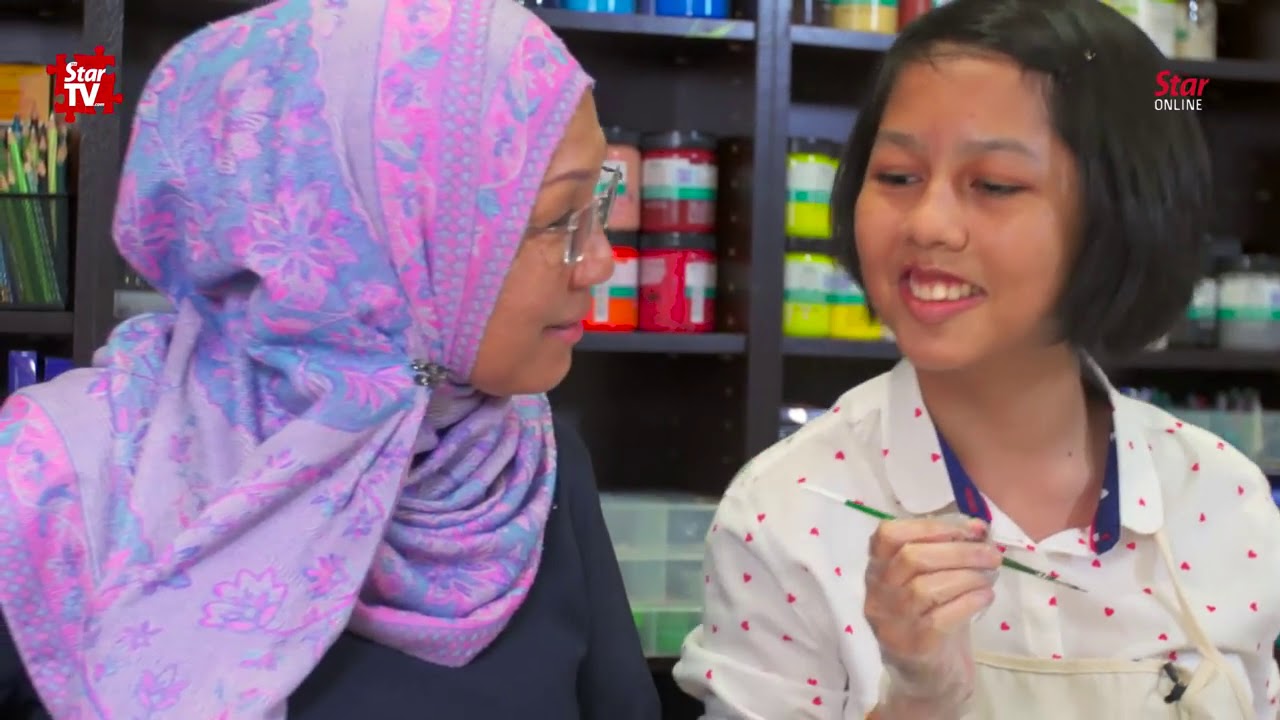 Teen with autism Wan Jamila’s artistic journey - YouTube