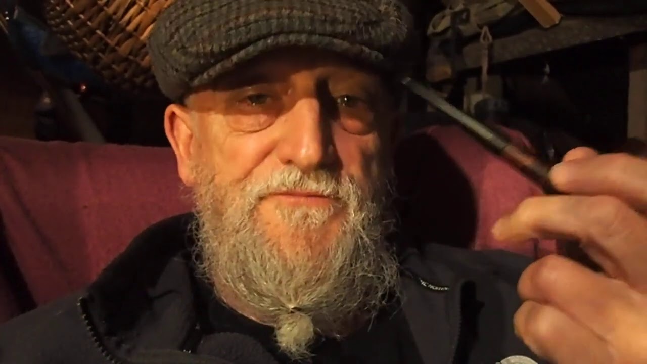 G.H. Bosun Cut Plug - YouTube