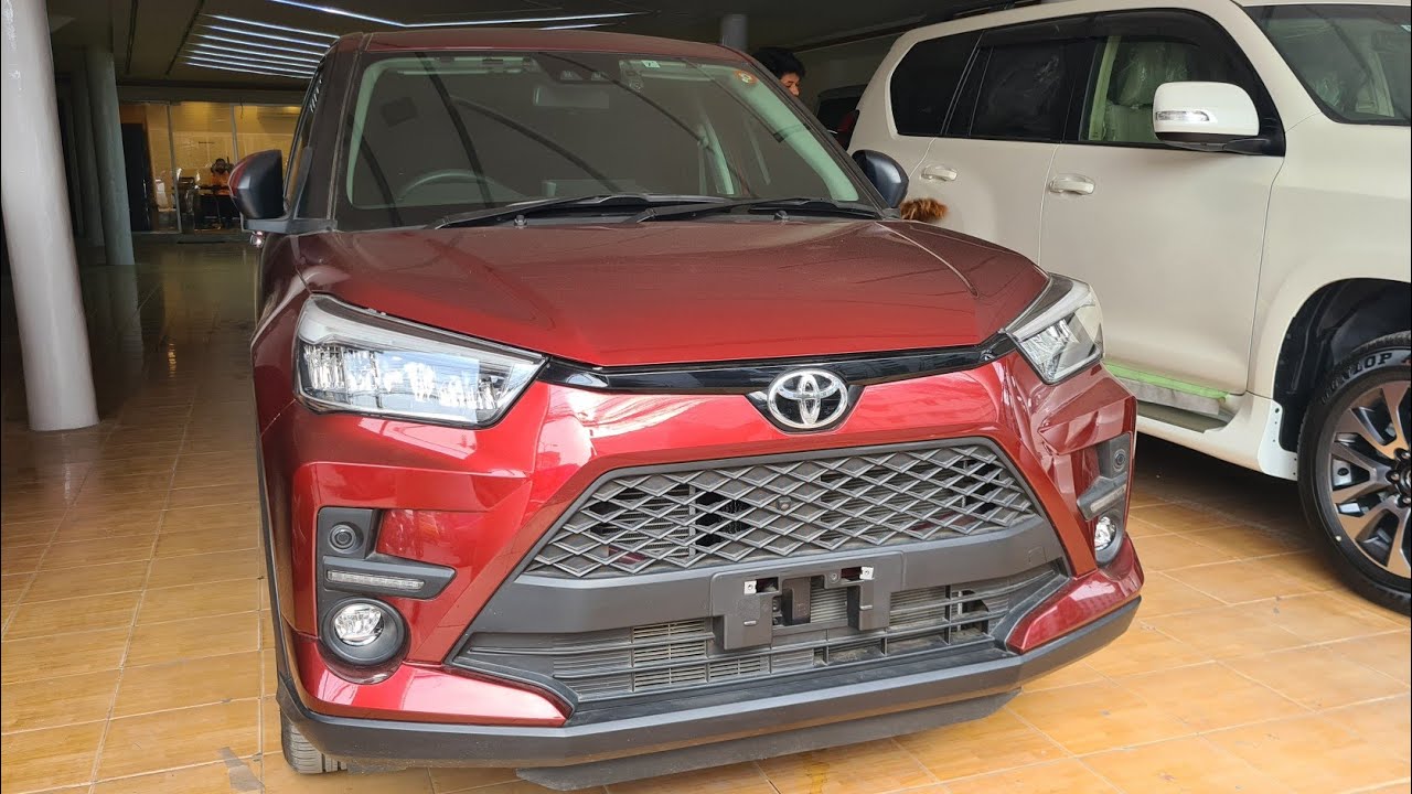 TOYOTA RAIZE MODEL 2021 COLOR RED WINE - YouTube