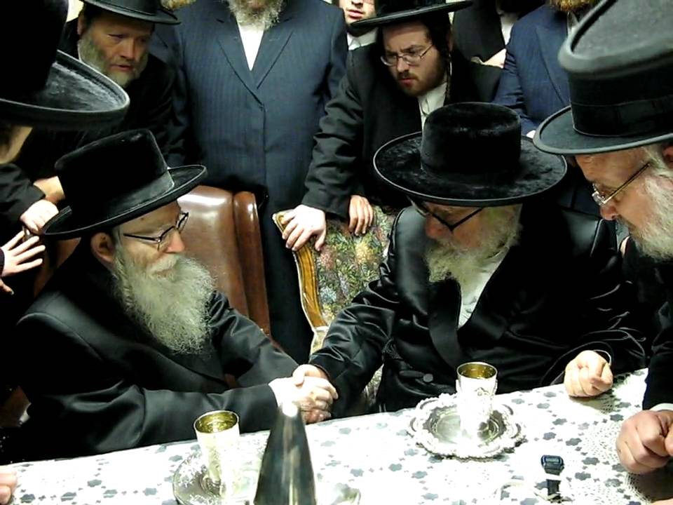 pshevorsk rebbe visiting gav"d karlsburg part 2 - YouTube